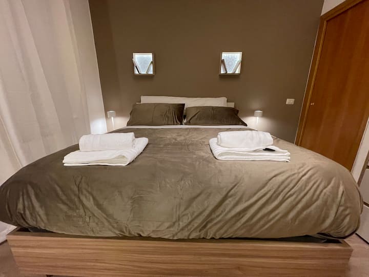 Eleganza E Comfort Nel Cuore Di Latina - Latina