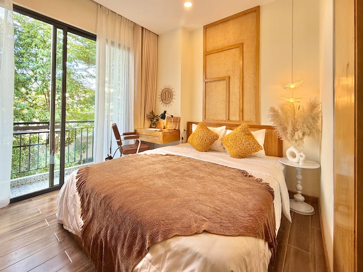 [Pool & Beachside] Studio With Balcony•off 20%|401 - Da Nang