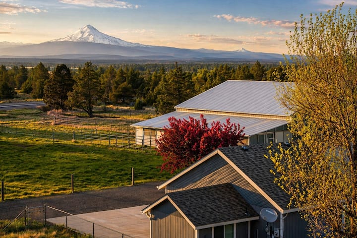 Stable House Inn | Spring Deals•hot Tub•farm Stay - Redmond, OR