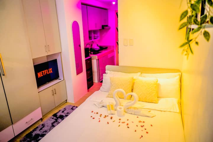 Skyline View Retreat | Cozy Netflix & Game Stay Qc - Quezon City