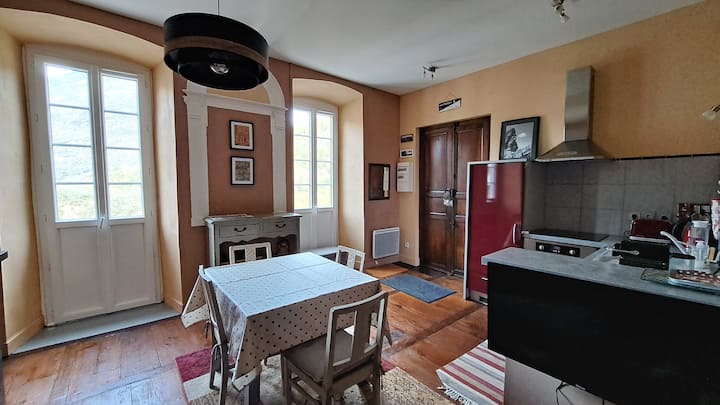 Appartement De Charme  Avec Deux Chambres - Luz-Saint-Sauveur