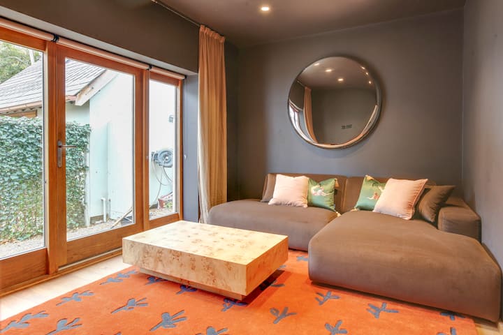 The Beeches - Two Bedroom Cottage With Hot Tub - London Stansted Airport (STN)