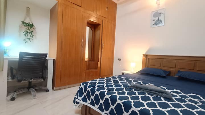 Luxury Cozy Room With Adjacent Private Washroom - Bengaluru