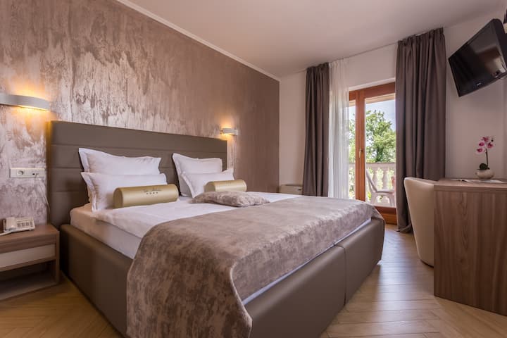 Private Room With Balcony Next To The Beach - Malinska