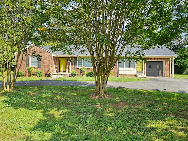 Alamance House At Grand Oaks - Burlington, NC