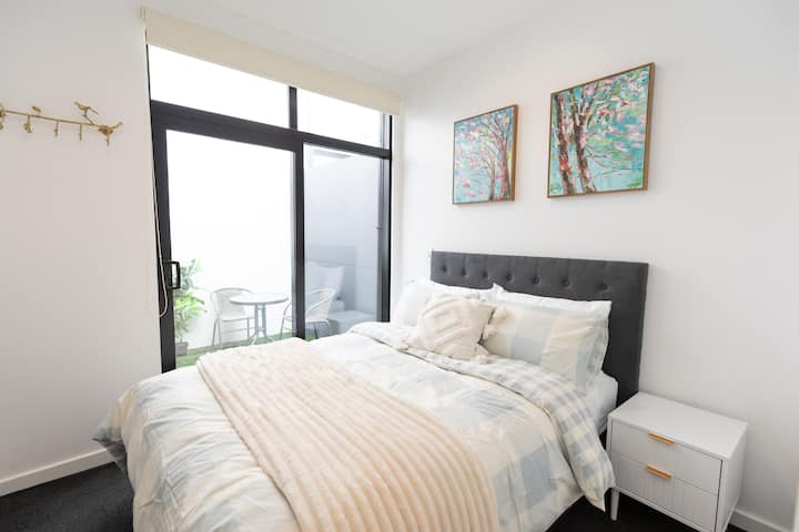 Cbd Townhouse For Work & Play - Walk To Everything - Northland