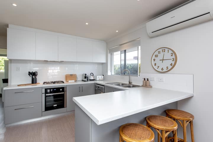 Coastal Calm | 3 Min Drive To Beach - Kingsley