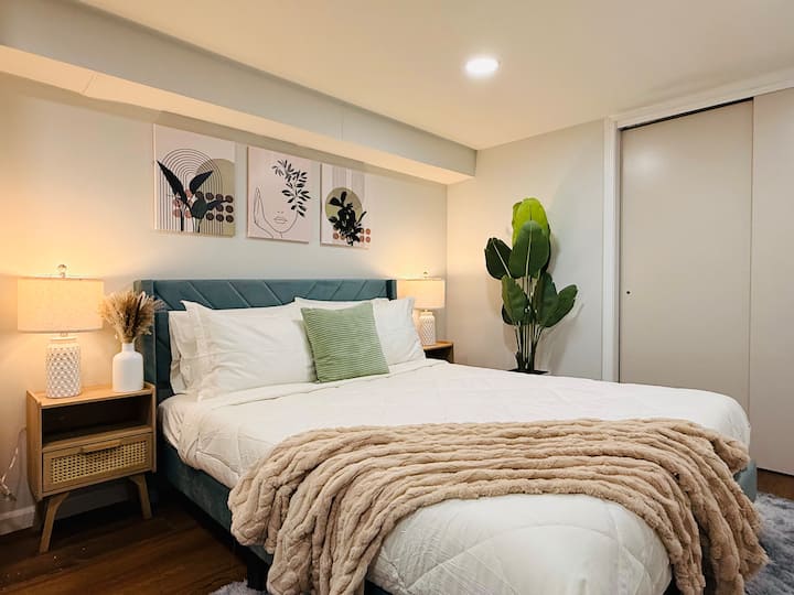 Upscale Design | Stylish Garden Apt | Dt 25 Mins - Skokie, IL