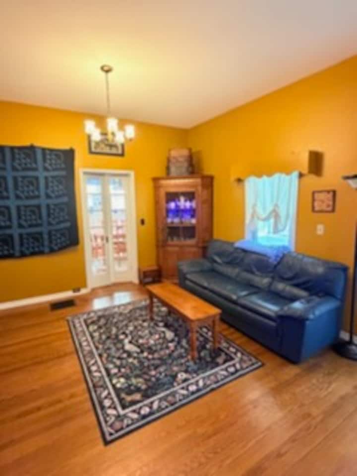 Empty Nest - Blaine, TN