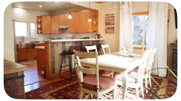 Red Roof Cabin | Long Term Stays Welcome - Wrightwood, CA