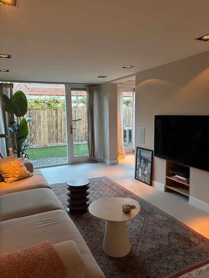 Peaceful Family Home Near Bergen Centre & Beach - Alkmaar