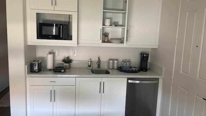 Cozy One Bedroom Apartment Located In Fontana - Fontana, CA
