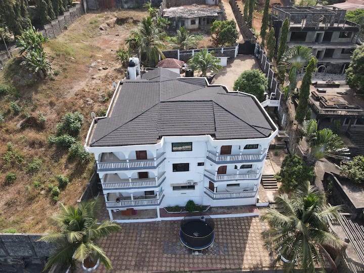 Family Get Away With Breathtaking See Views - Freetown