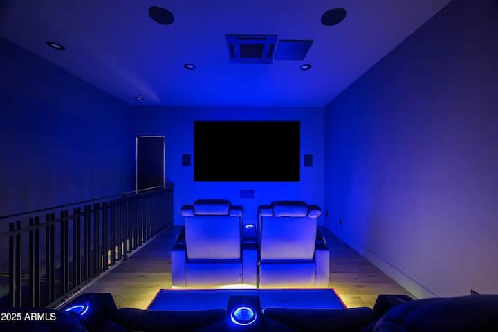 Clubhouse Escape: Theater | Game Room | Sleeps 10 - Paradise Valley, AZ