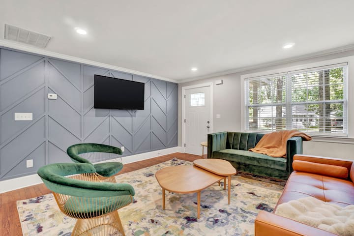 Modern 2br Retreat | Near Furman & Downtown - Travelers Rest, SC