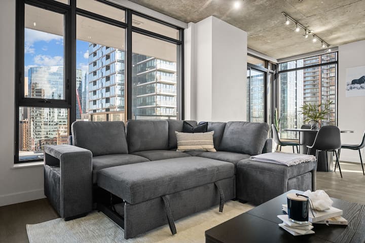 Cgy Tower View|king Bed | Mins To Stampede | Pool - Mount Royal University