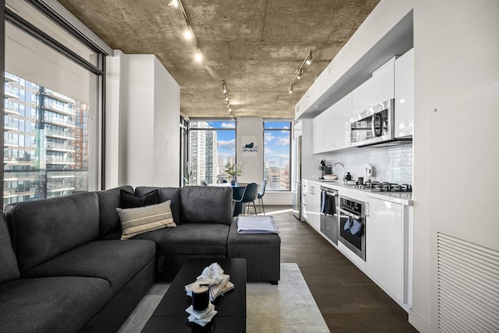 Calgary Tower View | King Bed | Gym | Ac - Calgary