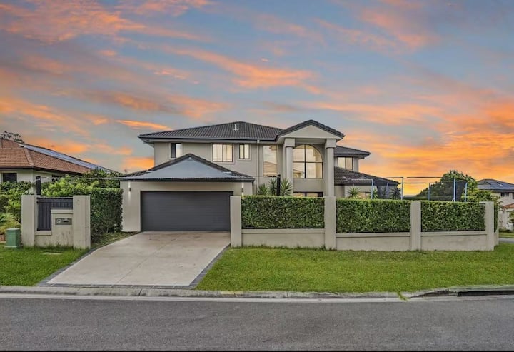 (1)house In Molendinar With Swimming Pool - Gold Coast