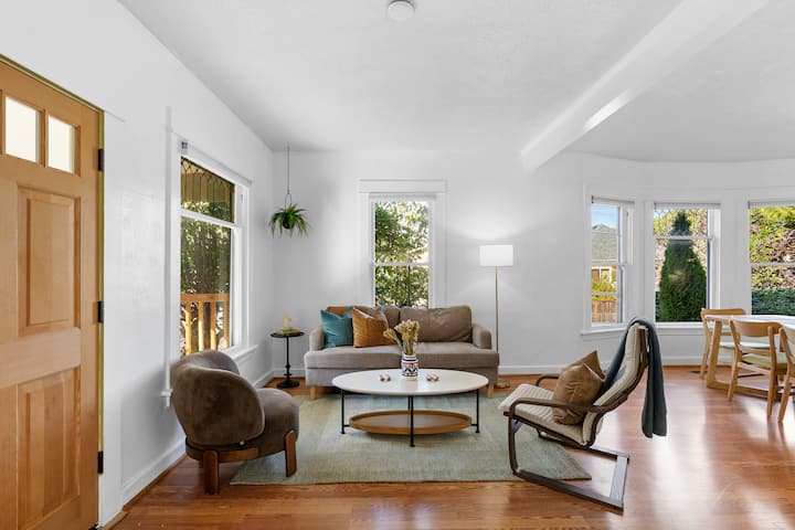 Spacious Se Bungalow | Walk To Division - Portland, OR