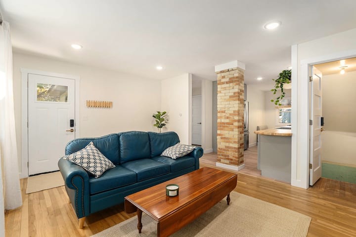 Beautiful Downtown Apartment - Grand Rapids, MI