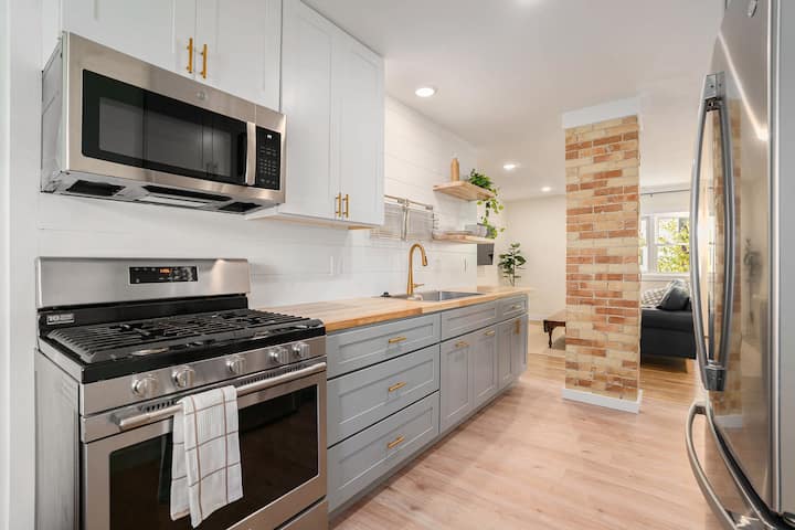 Beautiful Downtown Apartment - Grand Rapids, MI