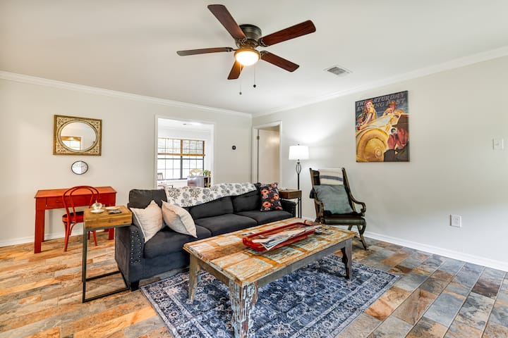 The Haynes House - Candy Cane Lane, Calhoun