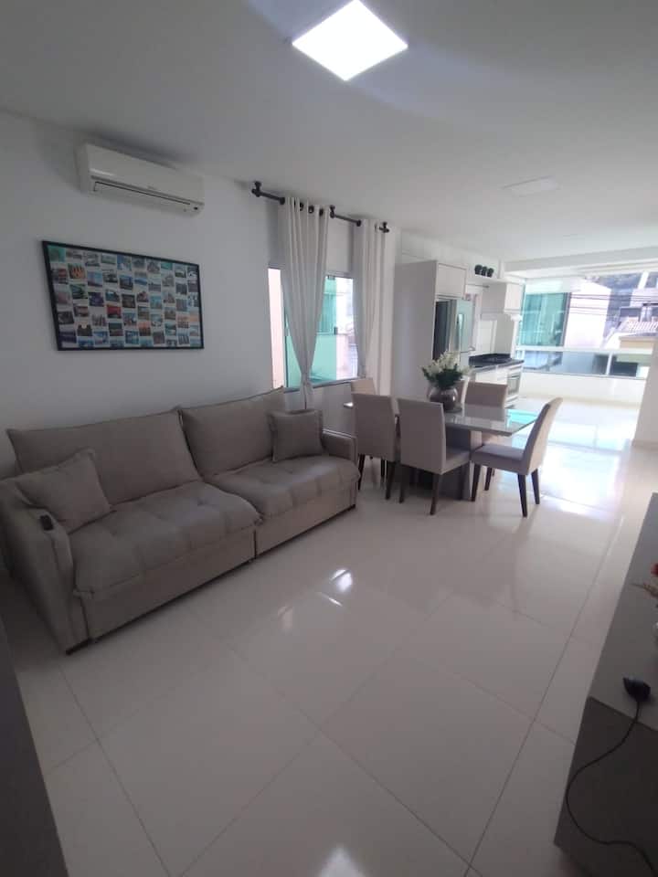 Apartamento Com óTima Localização Em Itapema - Itapema