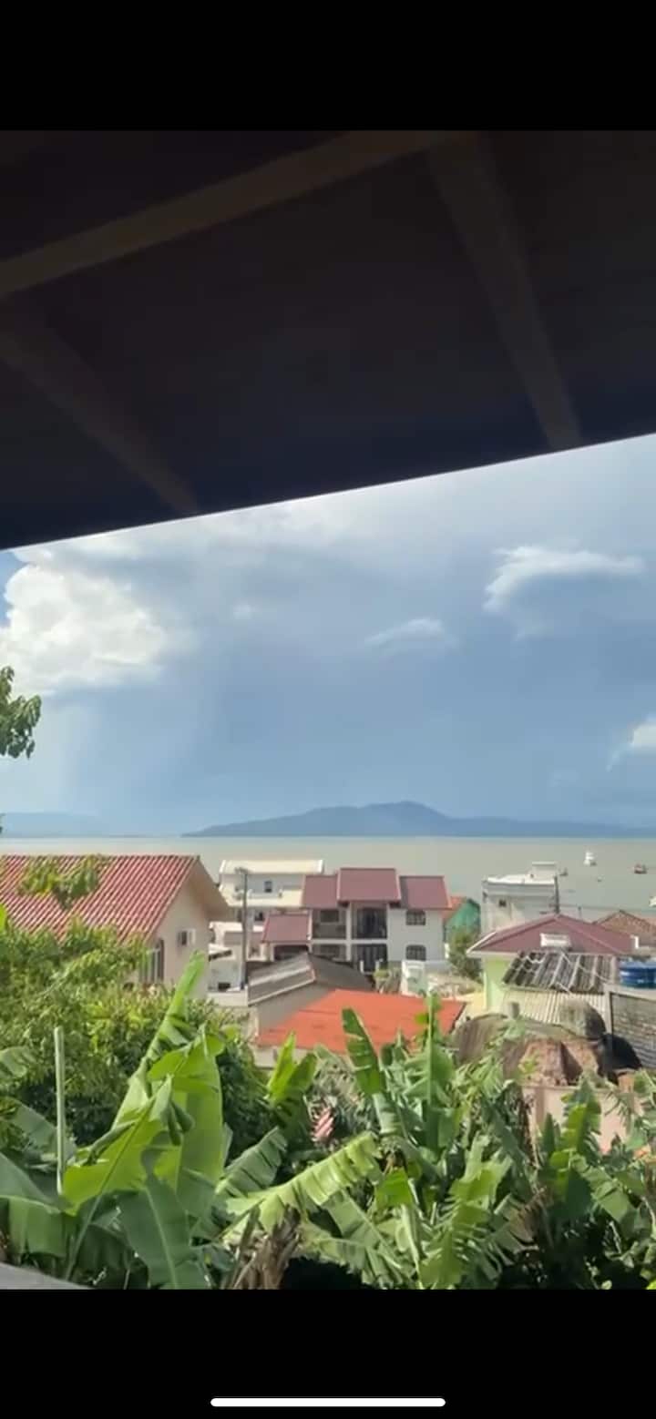 Excelente Vista Para O Mar E Um Lindo Pôr Do Sol - Governador Celso Ramos