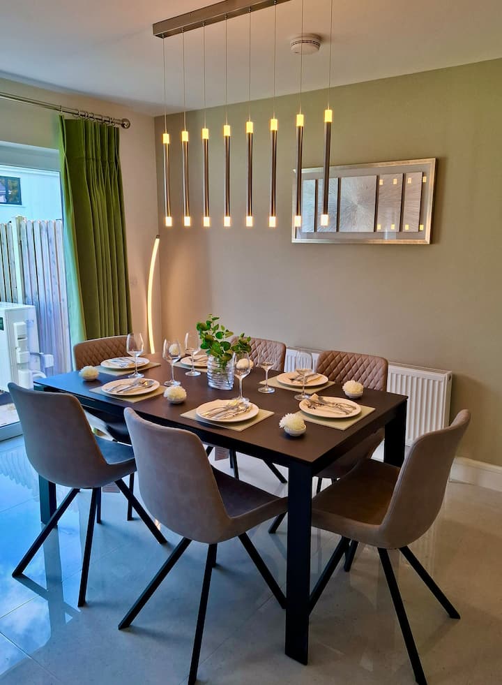 Bright & Beautiful Home In Carrigtwohil - Cobh