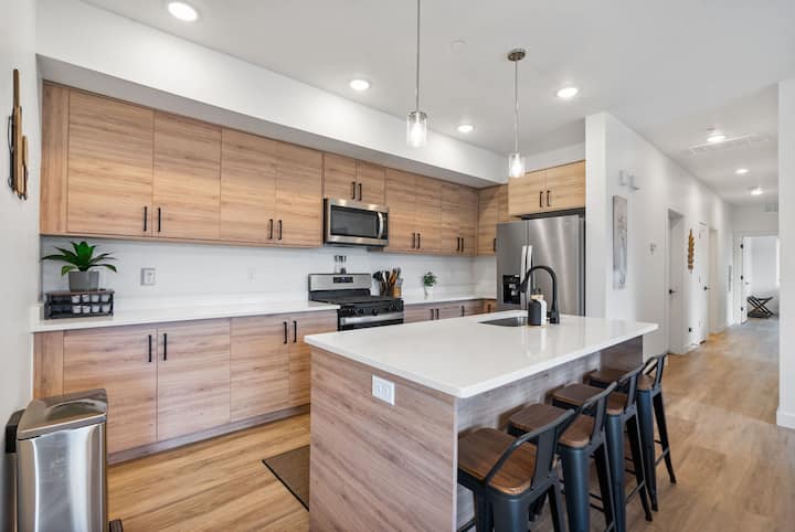 Sleek Mountain Living – Modern Open-concept Condo - Heber City, UT