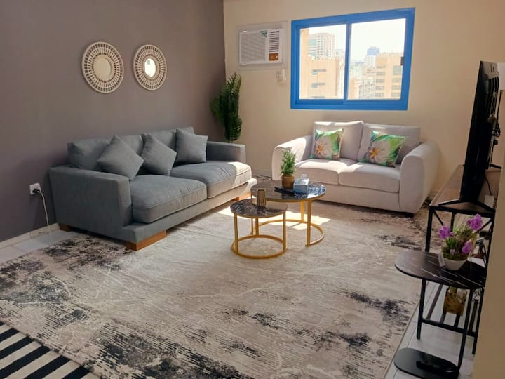 Levish 3-bedroom Family Apartment With 2 Balconies - Sharjah