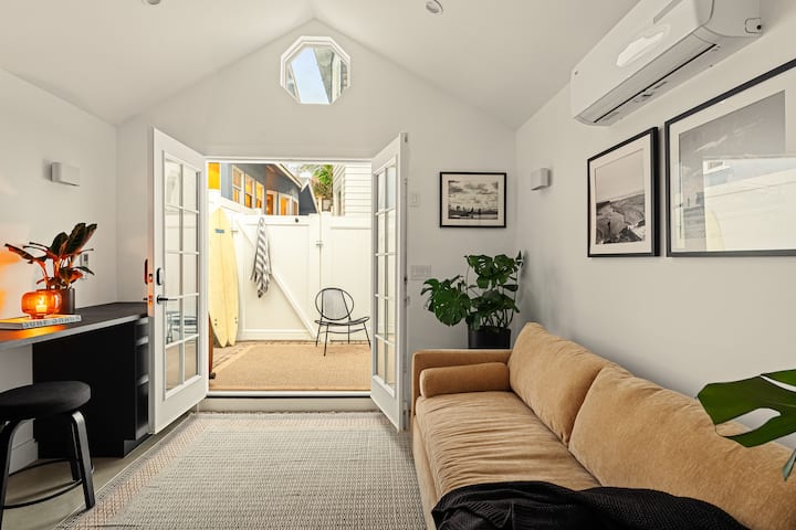 New Beachside Guest Studio W/- Private Courtyard - Santa Monica, CA
