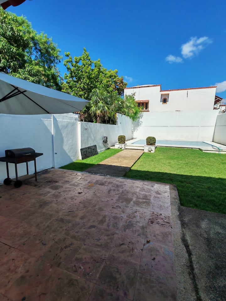 Casa Hermosa Grande Con Alberca Y Asador - Cancún