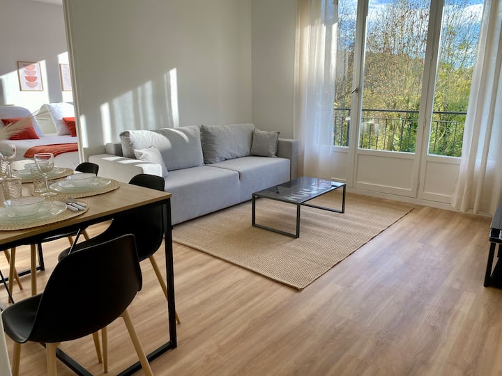 Bel Appart 2 Ch, Balcon Sud +Parking 10 Min Centre - Rouen