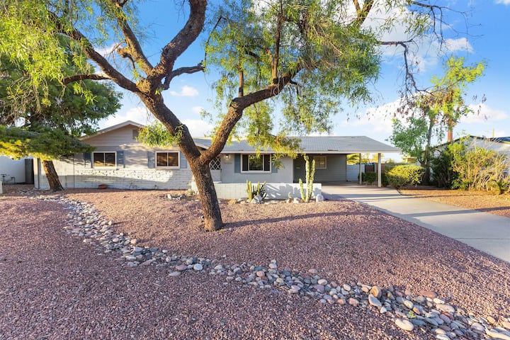 Luxe 4br Heated Pool Oasis Just Few Mins Old Town - Scottsdale, AZ