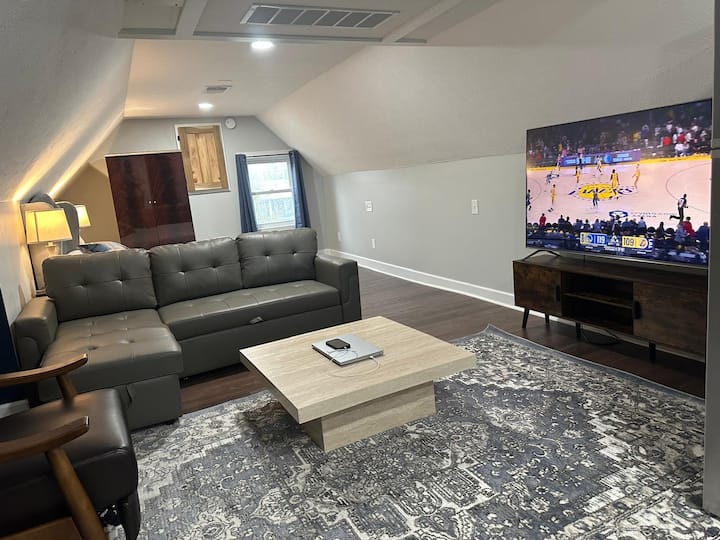 The Loft At Fairfax-5 Min Walk To Cleveland Clinic - Cleveland, OH