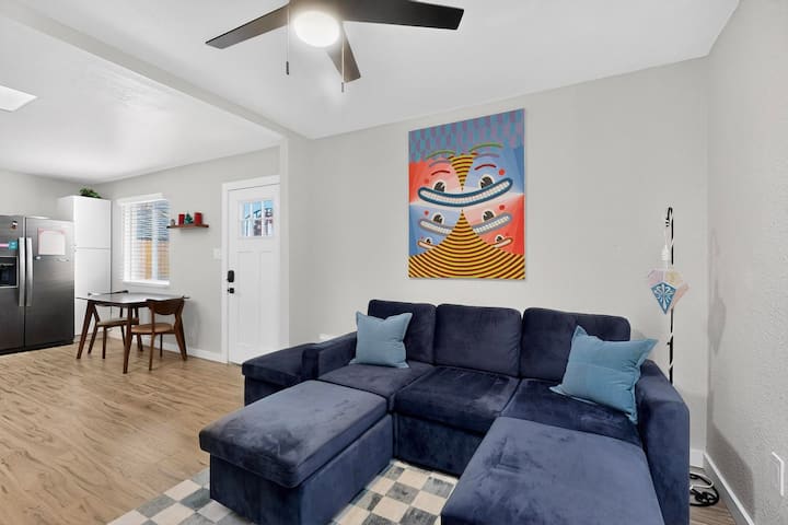 Stylish Remodeled 1 Br Casita • Full Kitchen + W/d - Albuquerque, NM