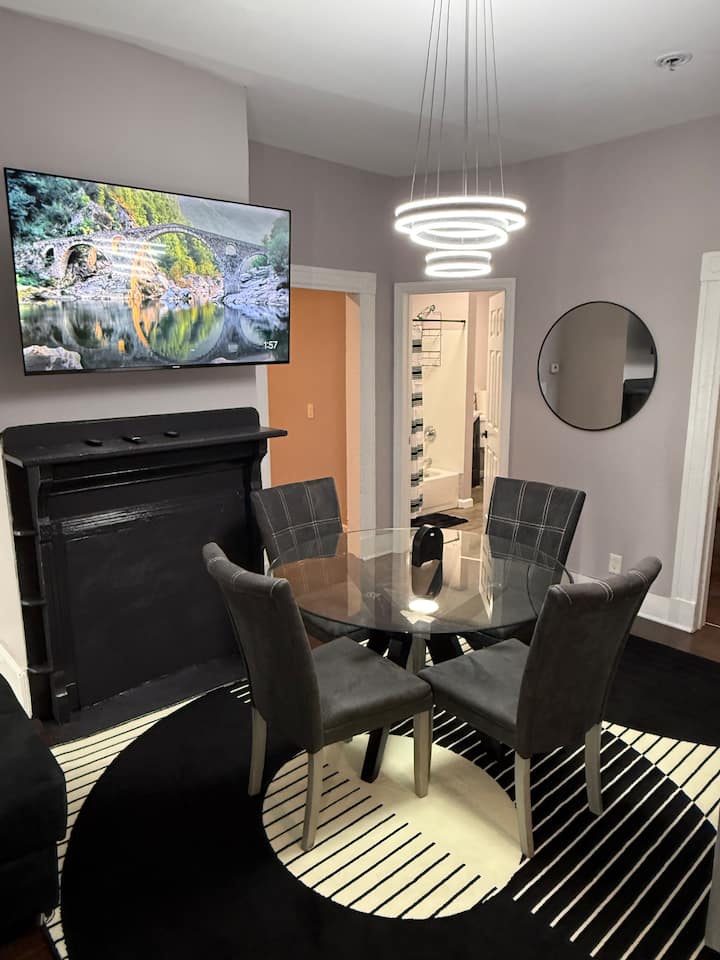 Hip, Modern & Trendy Home Perfect For Longer Stays - New Britain, CT