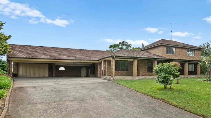 Belvedere Ridge- Grand Vintage Homestead With Pool - Moe