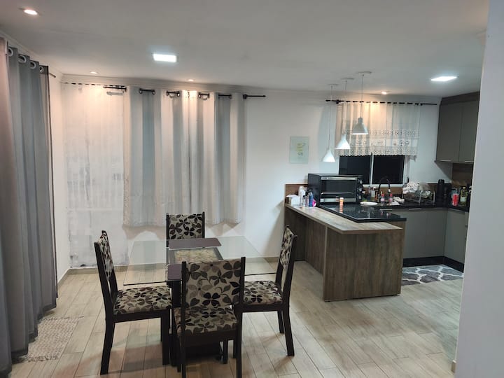 Sobrado Com 4 Quartos - Araucária