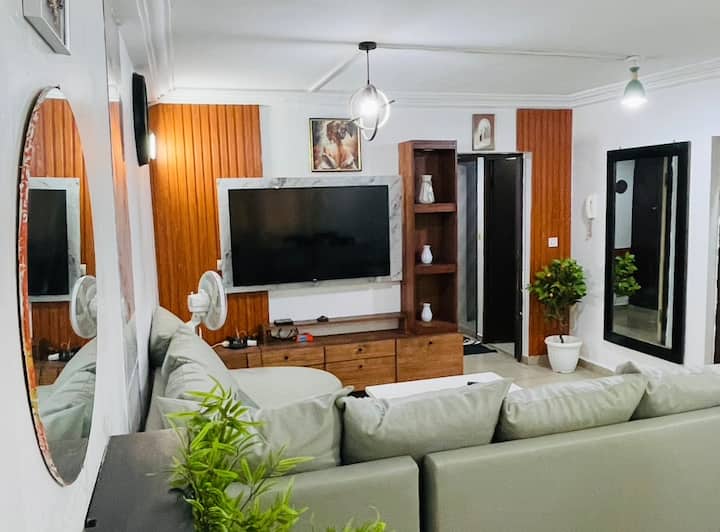 Bel Appartement Sécurisé, Idéal Pour Vos Séjours - Abidjan