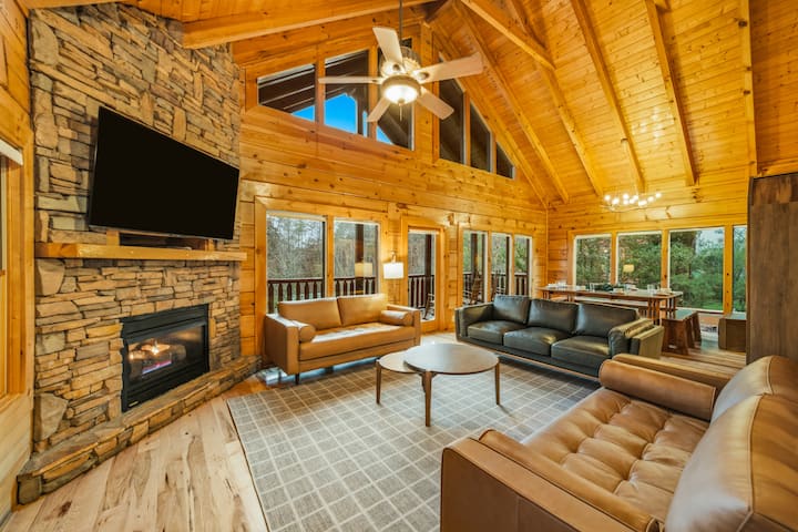 5 Min Pf Parkway, Cedar Hot Tub, Game Room, Pets - Pigeon Forge, TN