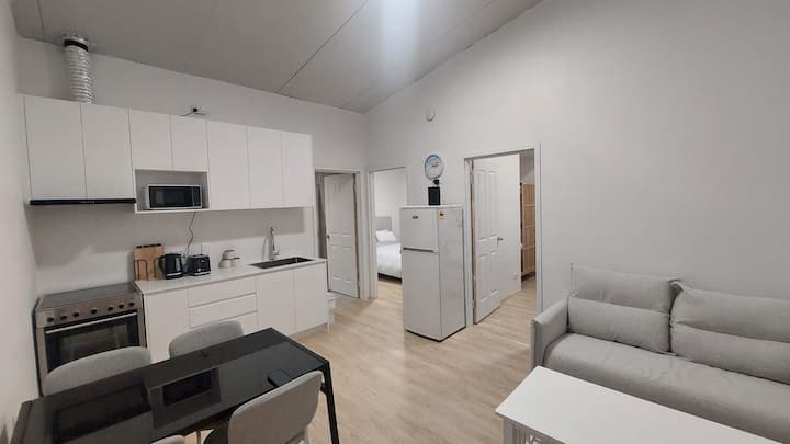 Modern South Perth Flat Walk To Cafés & Transport - Perth