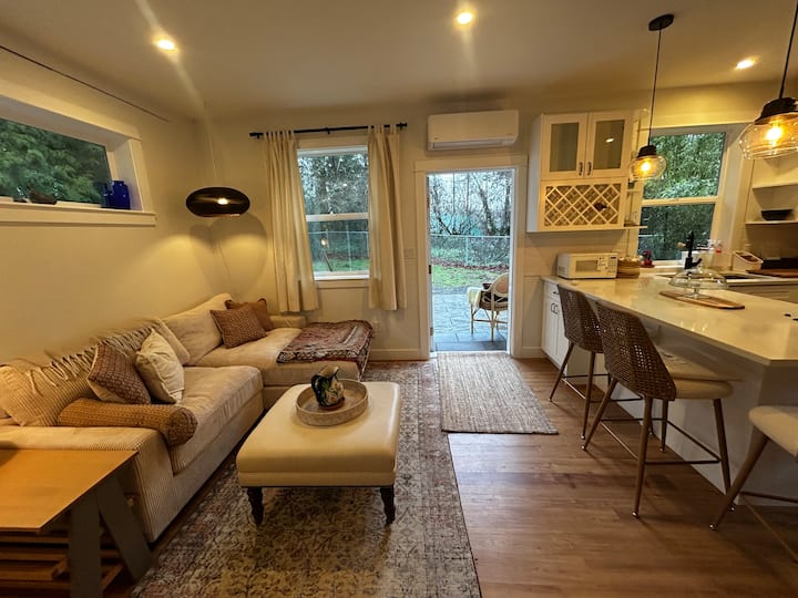 Retreat To Quail Cottage - Chemainus