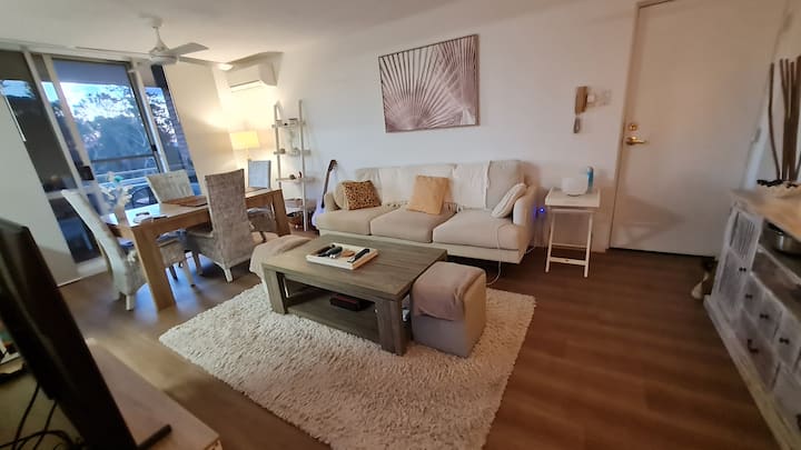 Modern Apartment In Cbd With Views! - Port Macquarie