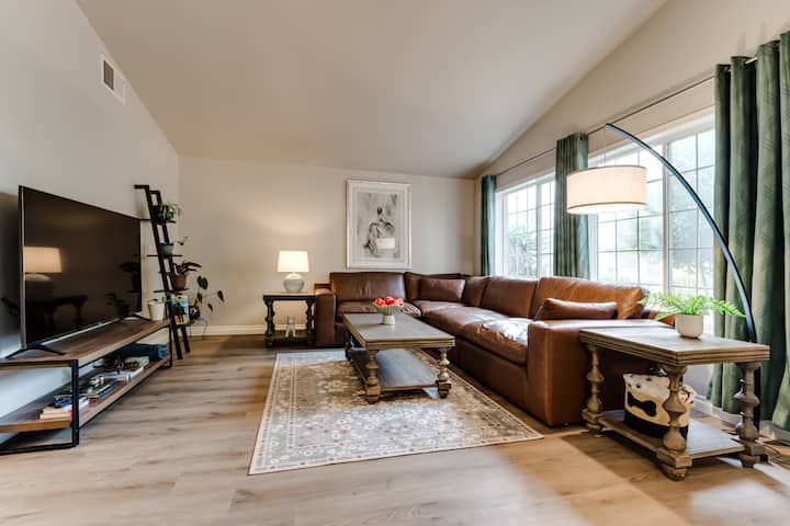 Hot Tub! Ev Charging! Comfy Beds! Great Location! - Eugene, OR