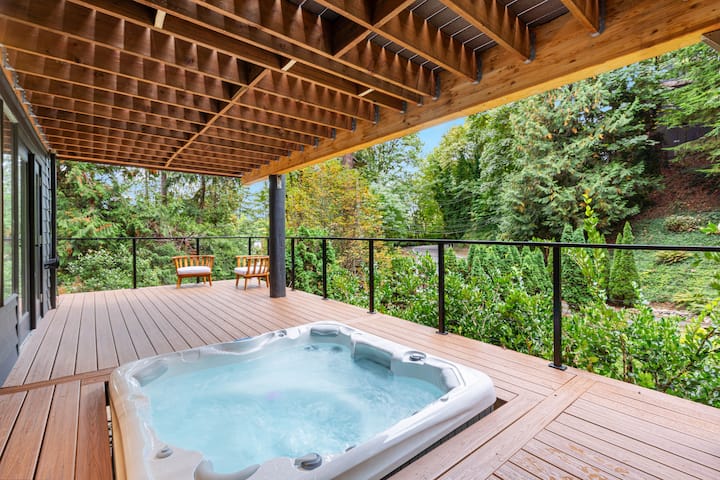 Mercer Suite With Private Hottub - Bellevue, WA