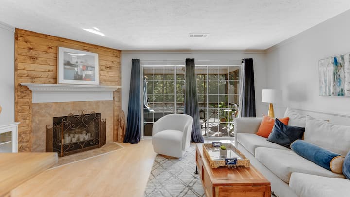 "Hole In One" Lake Martin Condo - Lake Martin, AL