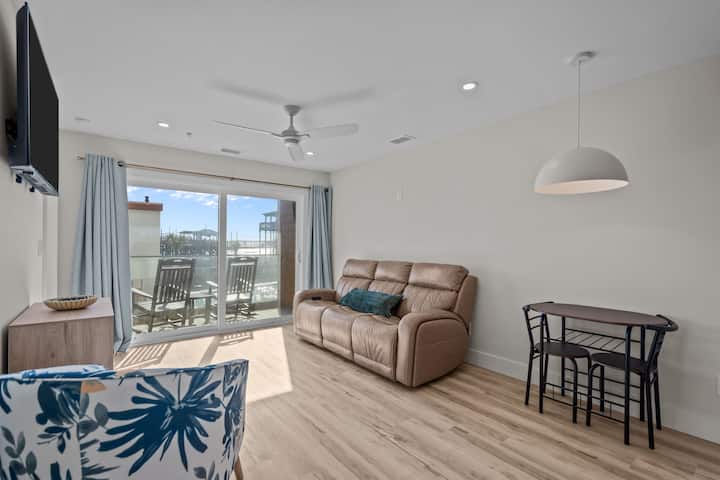 Carolina Beach Ocean View Luxury Retreat - Carolina Beach, NC