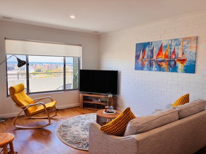 Harbour View Apartment - Cottesloe